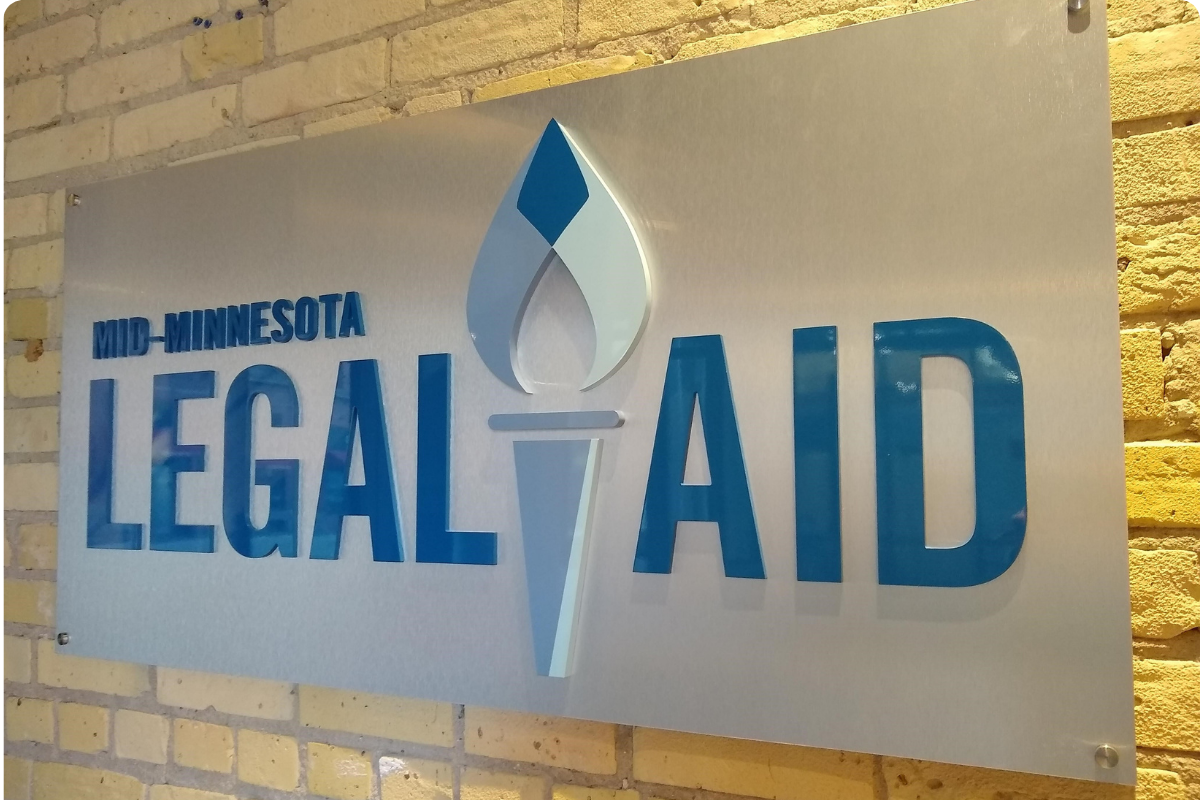 Se busca director ejecutivo a nivel nacional - Mid-Minnesota Legal Aid